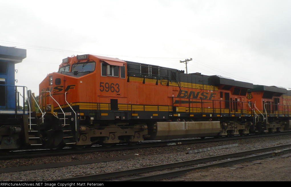 BNSF 5963